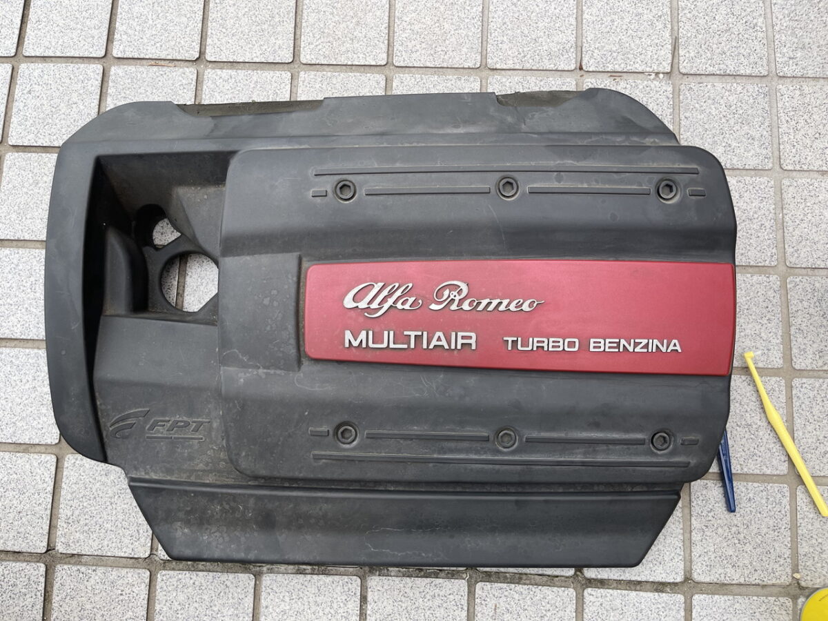 MiToのエンジンカバーを掃除して新品同様に！ | 1.5流